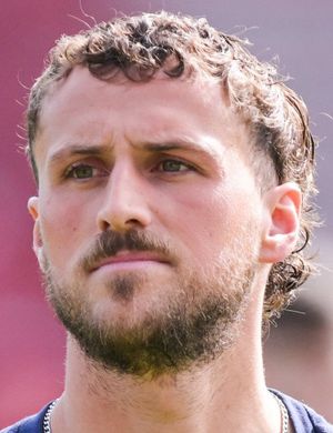 Joe Lewis - Player profile 25/26 | Transfermarkt