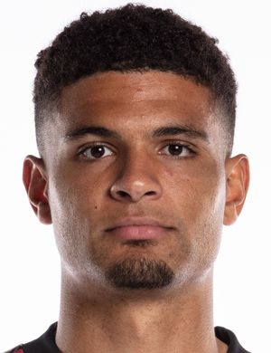 Miles Robinson - Player profile 2022 | Transfermarkt
