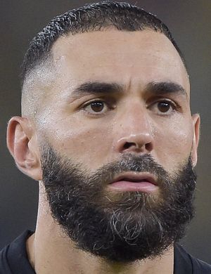 Auftakt im Arab Cup: Benzema dreht Spiel bei Debüt - Hilal patzt trotz ...